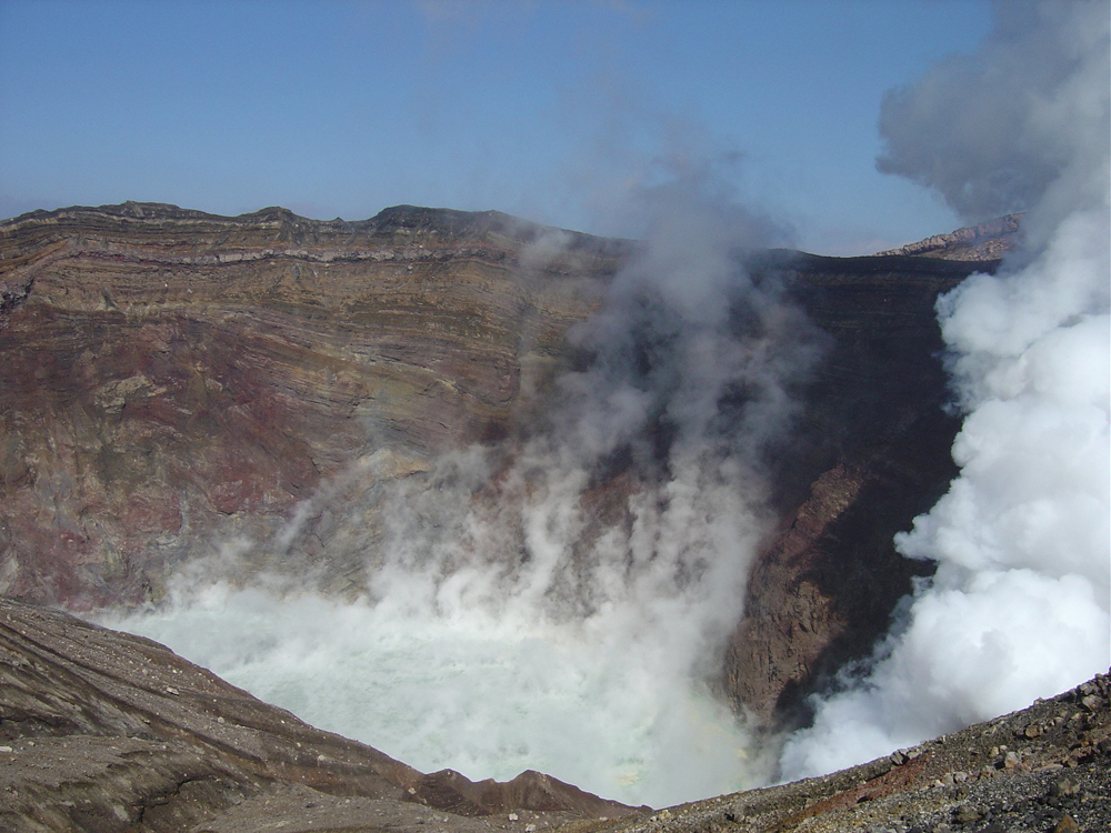 Mount Aso: Nakadake crater will reopen for visitors on the 1st of ...